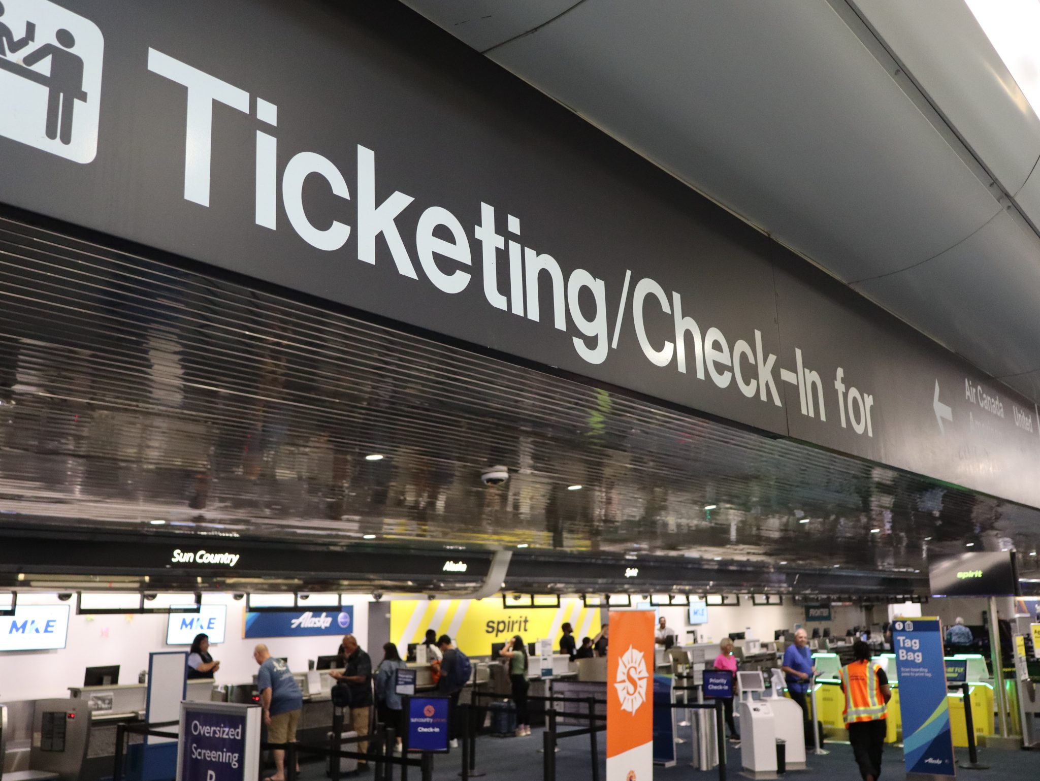 Transportation: Airport Launches Sign Language Service » Urban Milwaukee